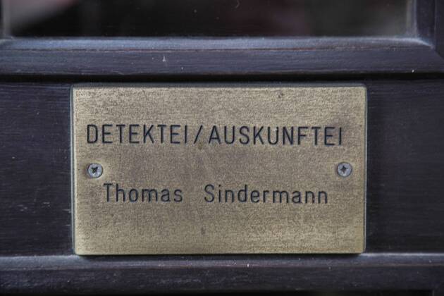 Privatdetektiv Thomas Sindermann. Sohn des Politbüromitglieds der DDR ...