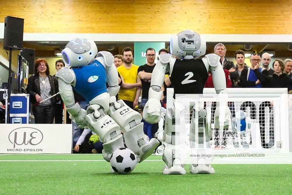 Finale RoboCup German Open 2017 HTWK Leipzig (Blau) vs. B-Humans Bremen in der Messe in Magdeburg