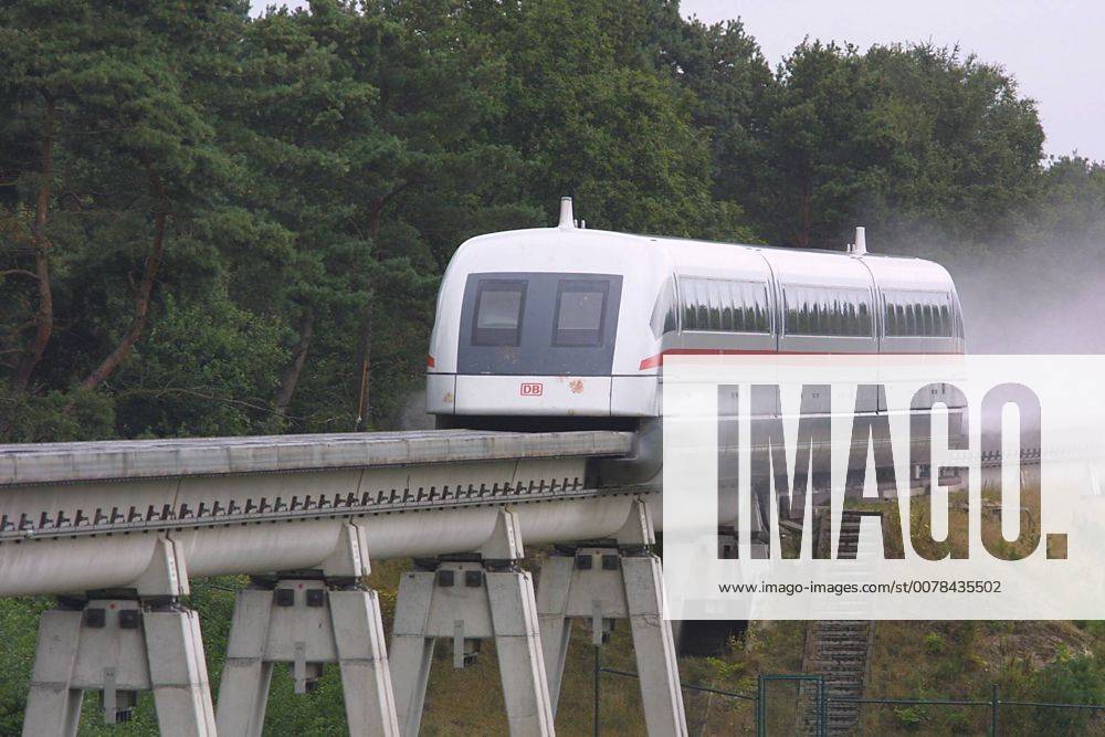 Der neue Transrapid 08 auf der Versuchsanlage in Lathen, den 07.09.2001 ...