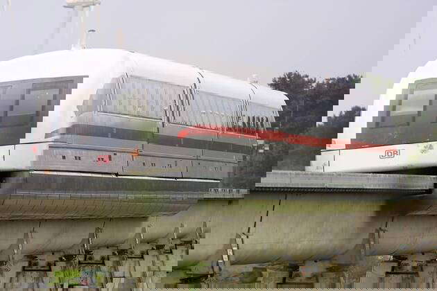 Der neue Transrapid 08 auf der Versuchsanlage in Lathen, den 07.09.2001 ...