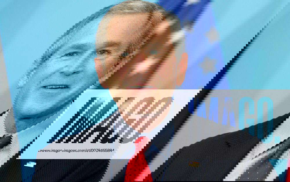 Georg W. BUSH , Praesident der USA . Georg W. BUSH , President of the ...