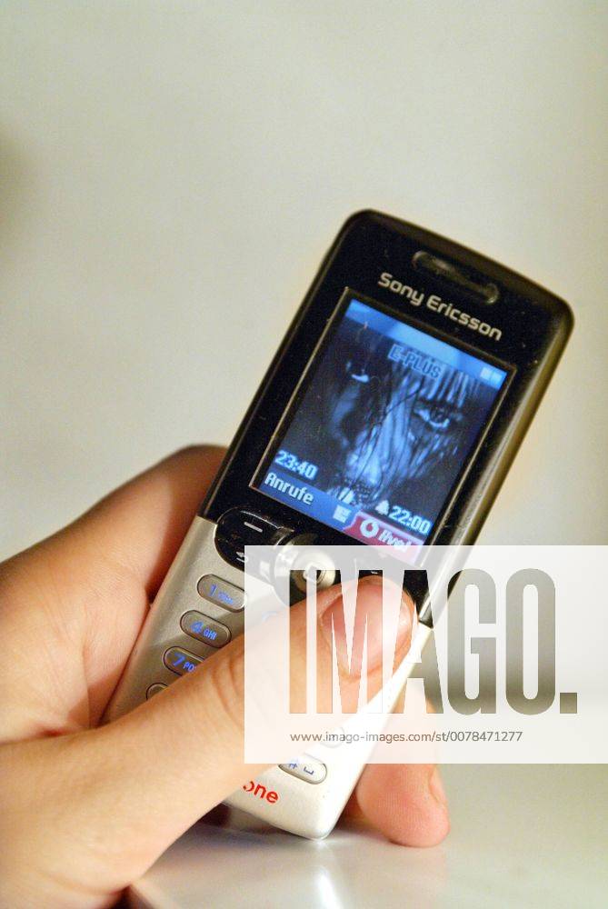 Handy mit Farbdisplay von Sony Ericsson . Berlin, Deutschland . Sony ...