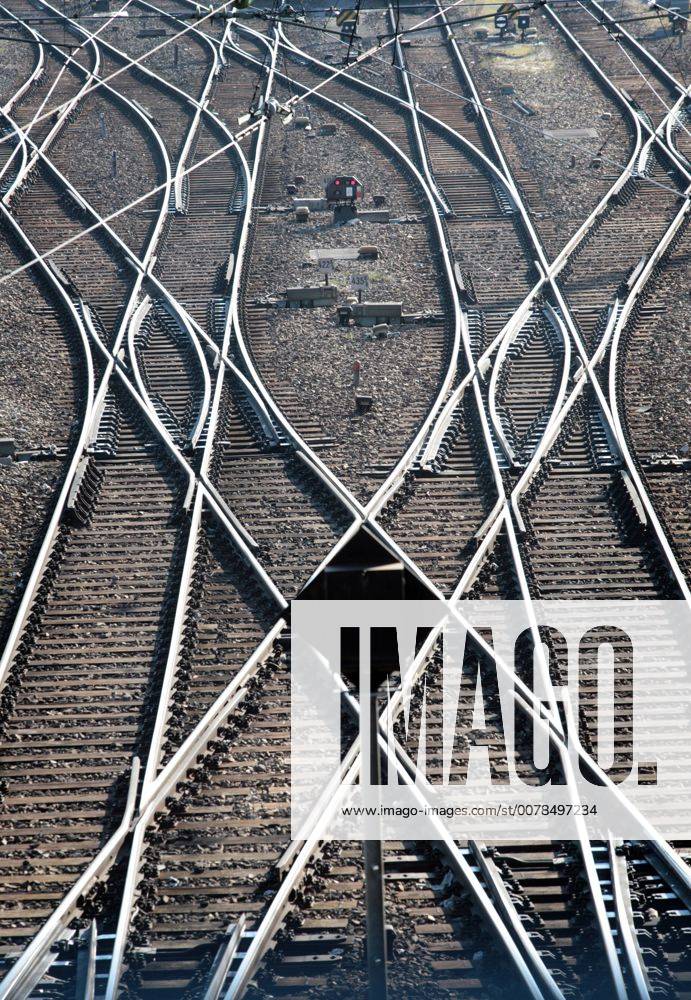 Gleise der Deutsche Bahn AG in der Naehe des Hauptbahnhof in Muenchen ...