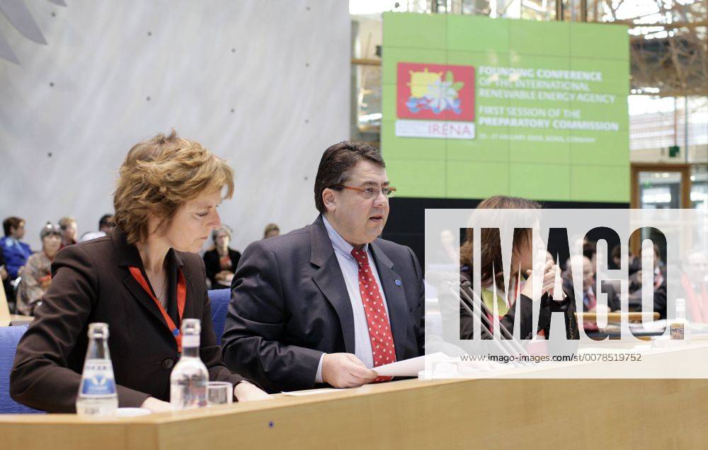 IRENA Gruendungskonferenz in Bonn. Connie Hedegard, Ministerin für ...