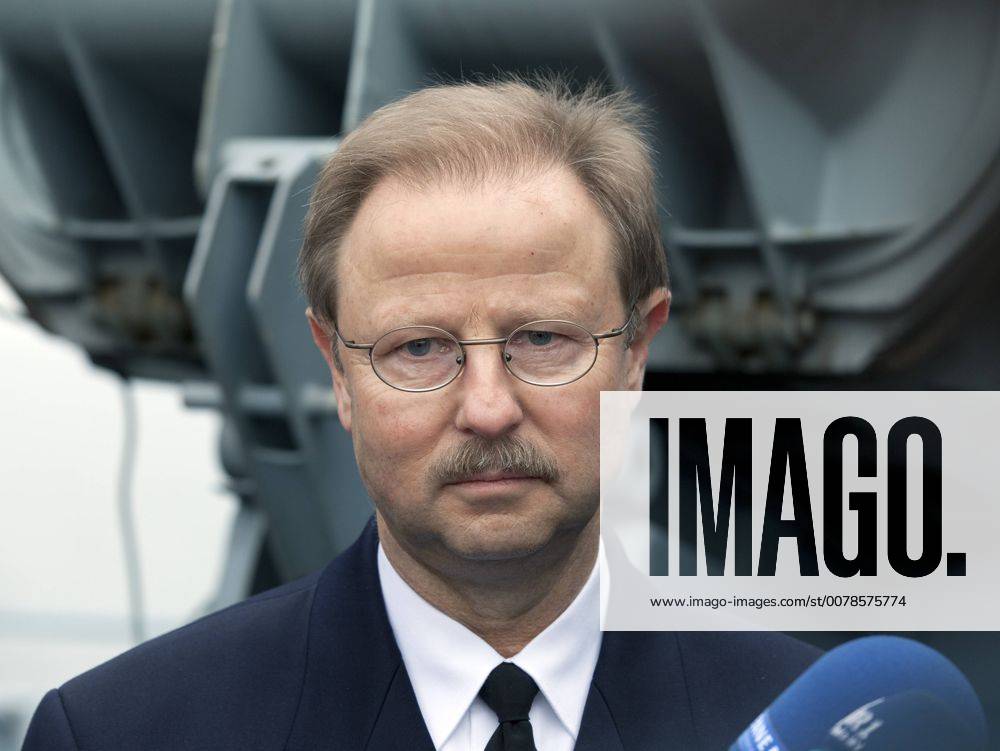 Vizeadmiral Axel Schimpf, Inspekteur der Marine . 19.05.2011 Vice ...