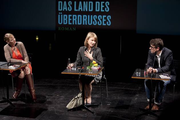 Vlnr.: Rosanna Ertel-Keval, Nathalie Oppenheim und Roland Boulanger in ...