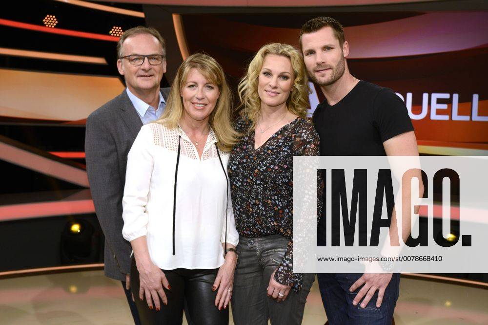 Frank Plasberg mit Ehefrau Anne Gesthuysen und Christina Surer mit ...