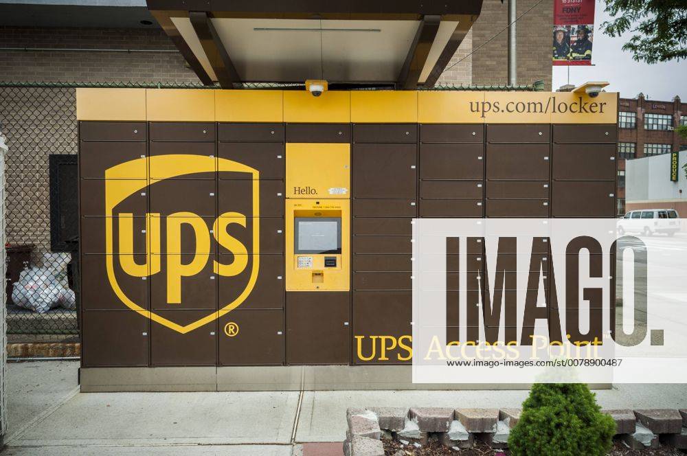 UPS Access Point pick-up station in New York A UPS Access Point pick-up ...