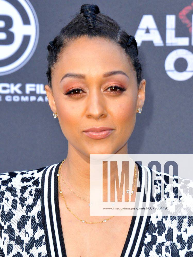 June 14 2017 LA Tia Mowry Arriving At The Premiere Of All Eyez On Me june-14-2017-la-tia-mowry-arriving-at-the-premiere-of-all-eyez-on-me