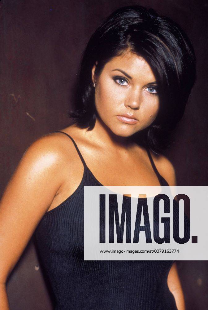Was Tiffani Amber Thiessen On 90210 9281