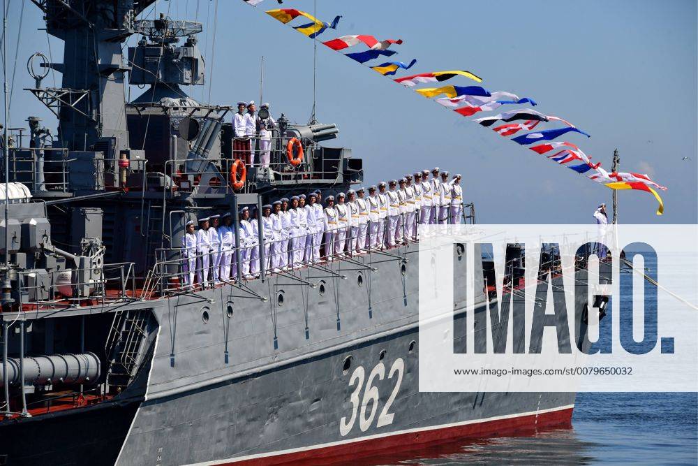 VLADIVOSTOK, RUSSIA - JULY 29, 2017: Russian Navy s Ust-Ilimsk anti ...