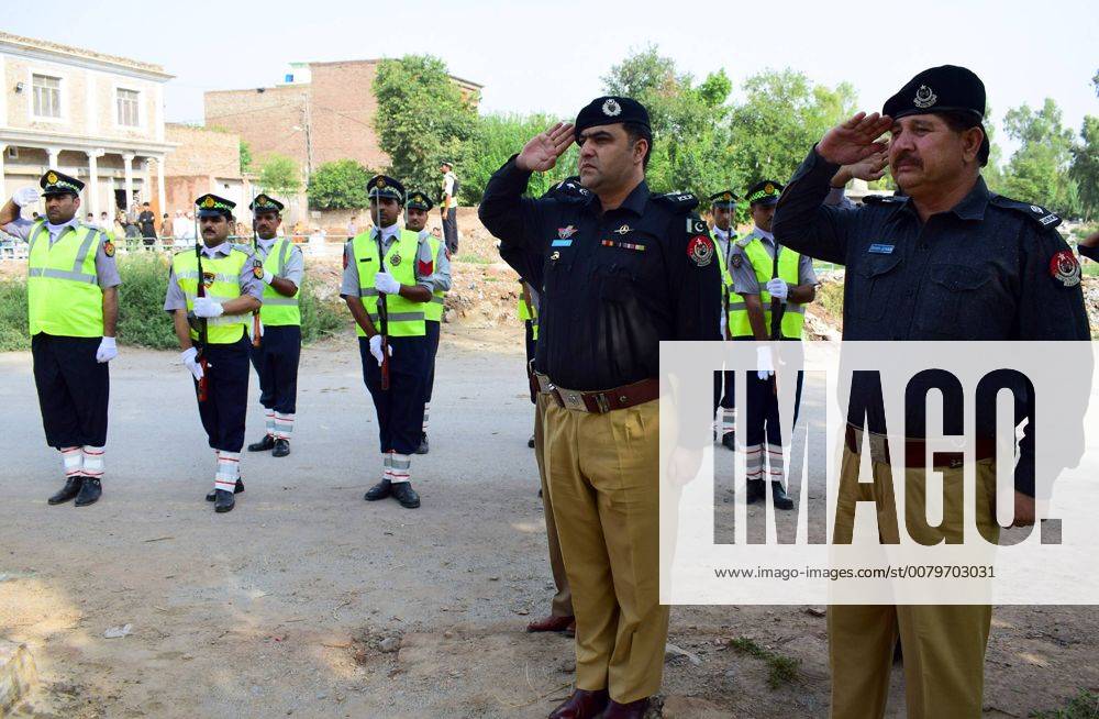 August 4, 2017 - Pakistan - PESHSHAWAR, PAKISTAN, AUG 04: SSP Traffic ...