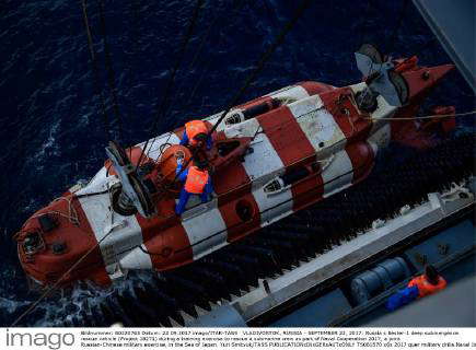 VLADIVOSTOK, RUSSIA - : Russia s Bester-1 deep submergence rescue ...