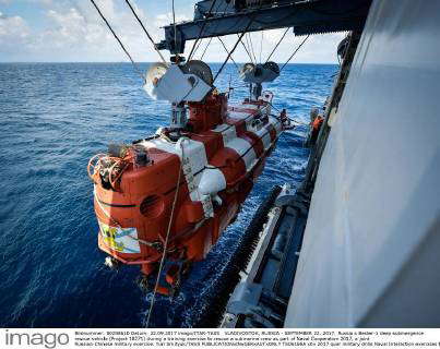 VLADIVOSTOK, RUSSIA - : Russia s Bester-1 deep submergence rescue ...