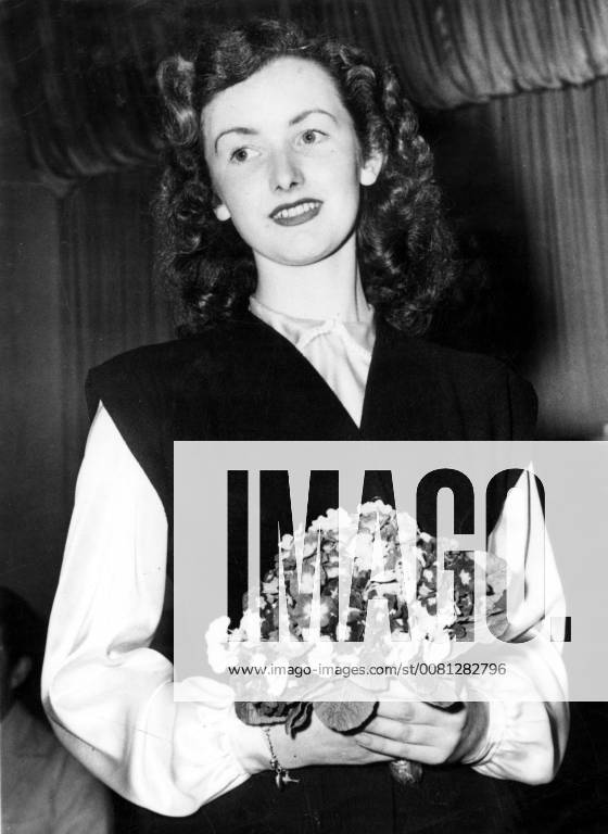 Miss Ireland , Miss Violet Nolan , after her election in Dublin ...