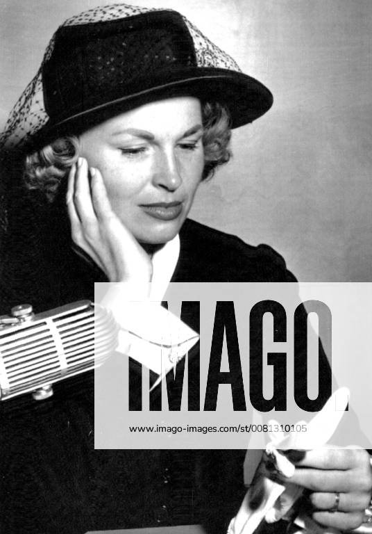 Betty Previn, wife of MGM composer, conductor Andre Previn, appears for ...