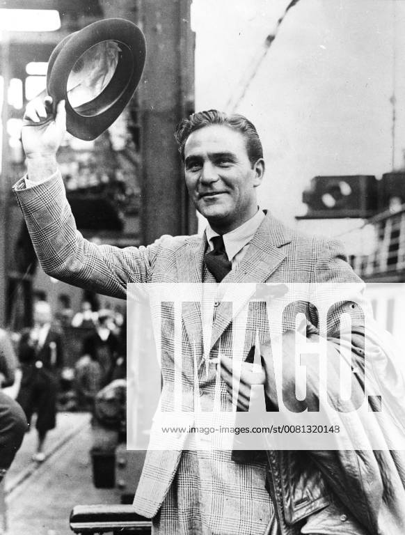 Henry Wilcoxon - British actor arriving at Southampton aboard the ...