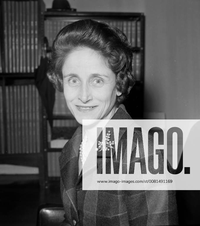 ISOBEL HARPHAM WIFE OF NEW AMBASSADOR TO BULGARIA ; 12 NOVEMBER