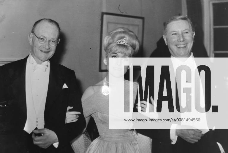 OPERA SINGER VICTORIA CANALE WITH FREDERICK FULLER IN LONDON ; 17 JANUARY