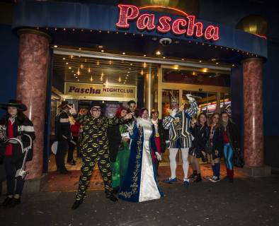 Girl session Pasha table dance Cologne Germany date