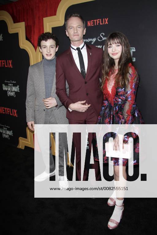 NEW YORK, NY - MARCH 29: Louis Hynes, Neil Patrick Harris and Malina ...