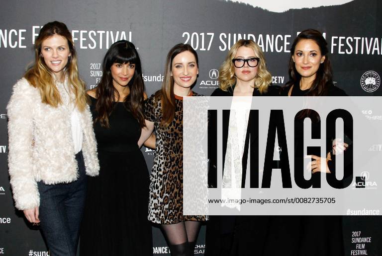 Hannah Simone, Brooklyn Decker, Zoe Lister-Jones, Majandra Delfino and ...