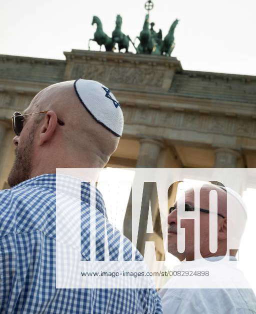 Kippa Flashmob Berlin Kippa Flashmob Berlin Ca 20 protesters protest ...