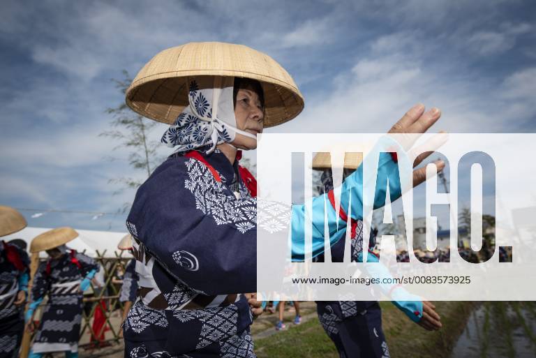 JUNE 3, 2018 - Women perform a traditional dance during Yuki Saiden O ...