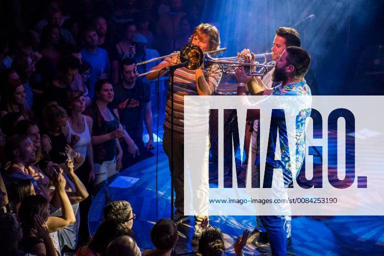 Australian funky jazz ska reggae band The Cat Empire made all fans ...