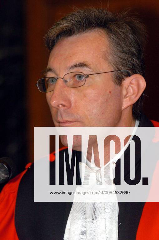 BRU94 - - GENT, BELGIUM : Court Chairman Dirk Van der Kelen pictured ...