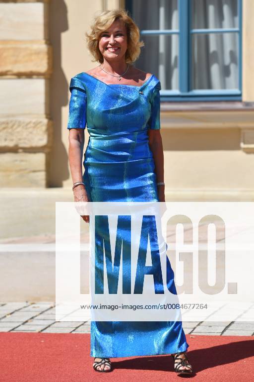 Dagmar WOEHRL single image cut out full body whole figure opening of ...