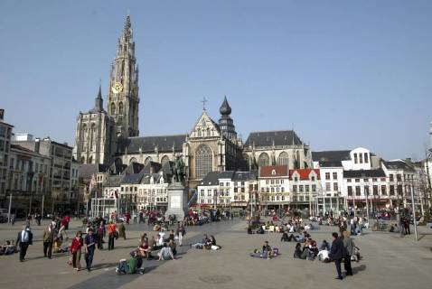 BRU92 - - ANTWERP, BELGIUM : Illustration picture shows a bus stop at ...