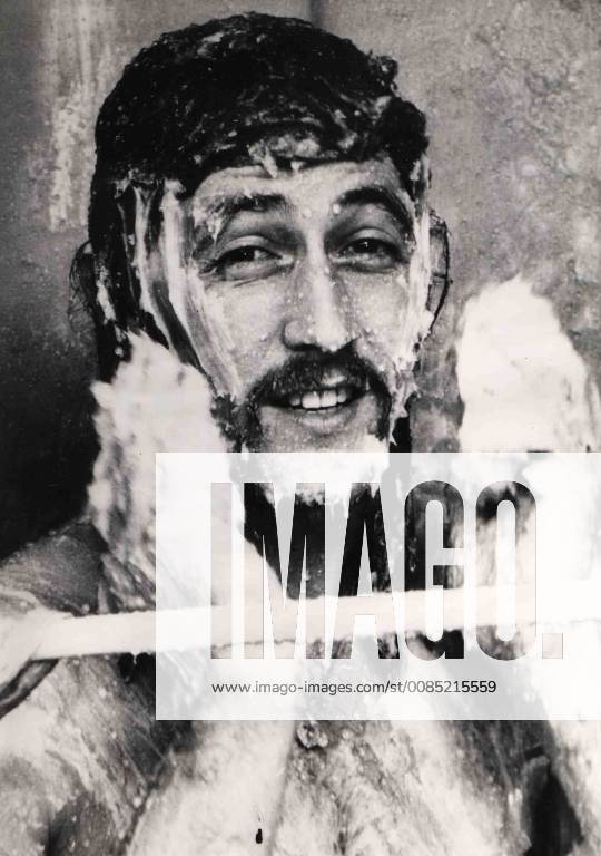 Aaron Marshall breaks the record of the longest shower: 220 hours