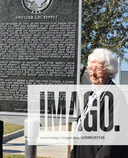 November 20, 2012 - Dallas, Texas, U.S. - MARIE TIPPIT, 86, dedicates a ...
