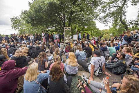 11 September 2018 - Pittsburgh, Pennsylvania - Hundreds of fans mourn ...