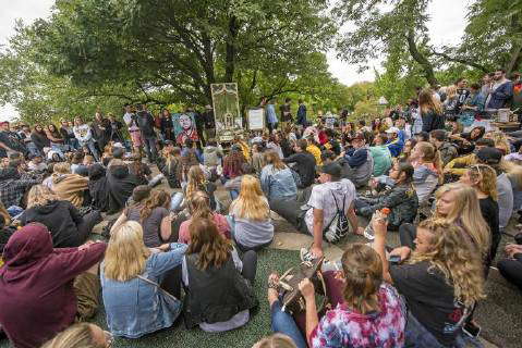 11 September 2018 - Pittsburgh, Pennsylvania - Hundreds of fans mourn ...