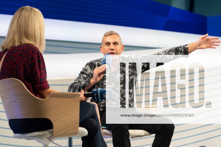 Wladimir Kaminer in conversation with presenter Ariane Binder 70 ...