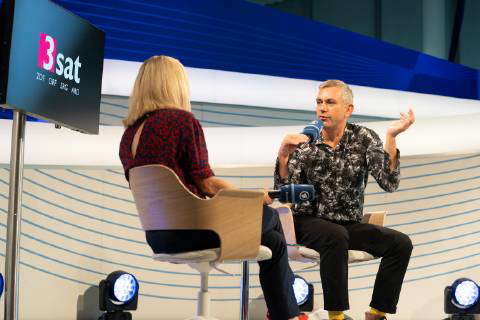 Wladimir Kaminer in conversation with presenter Ariane Binder 70 ...