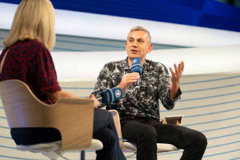 Wladimir Kaminer in conversation with presenter Ariane Binder 70 ...