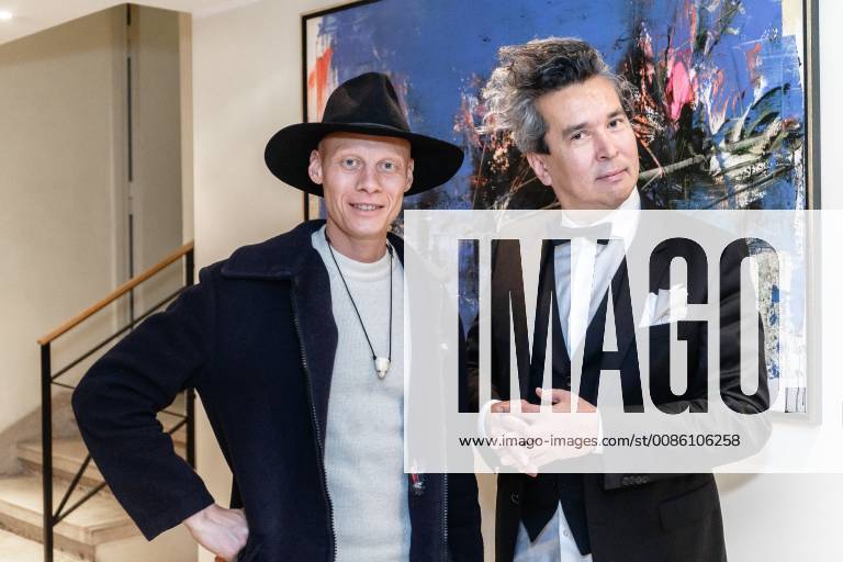 Tallinn, 18.10.2018 NaÌˆitleja ToÌÄmas Lemarquis ja rezÌaissoÌˆoÌˆr Ari ...