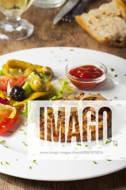 Gegrilltes schweinesteak myth zwiebeln Y