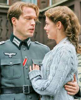 The British actor John Light as pilot Robert