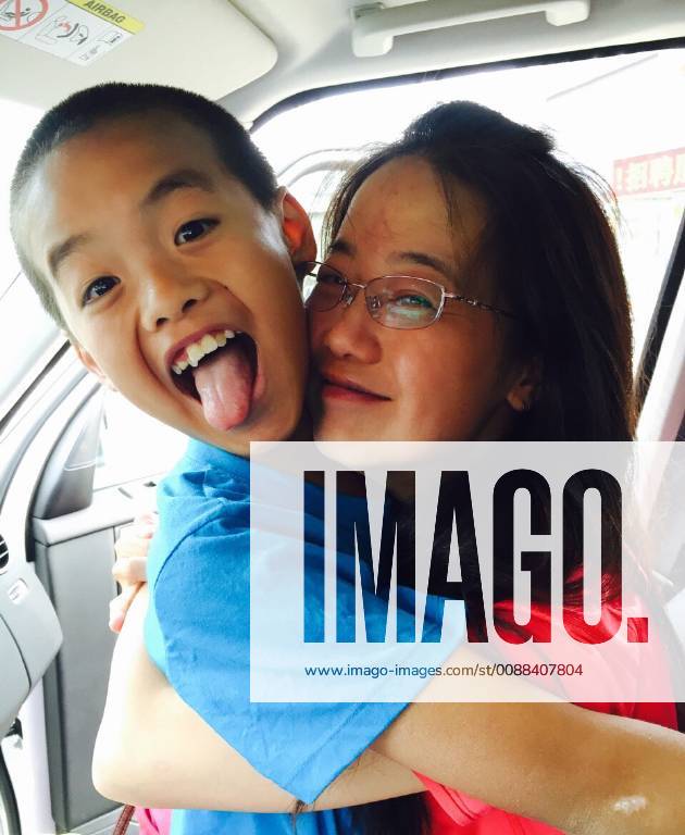 (190113) -- BEIJING, Jan. 13, 2019 () -- Luo Jing (R) meets her son ...