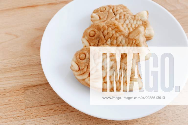Japanese confectionery taiyaki fish cake wagashi on plate on table