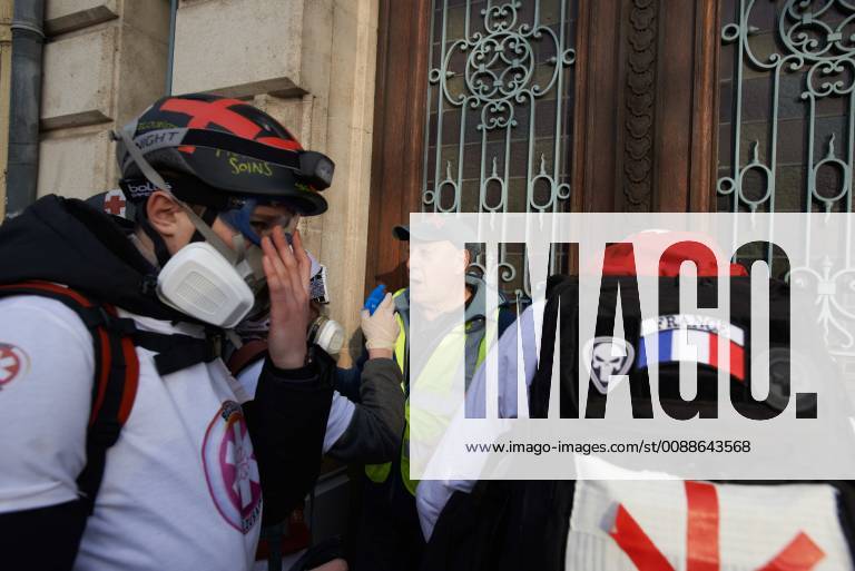 January 19, 2019 - Toulouse, France - Medics take care of an old man ...