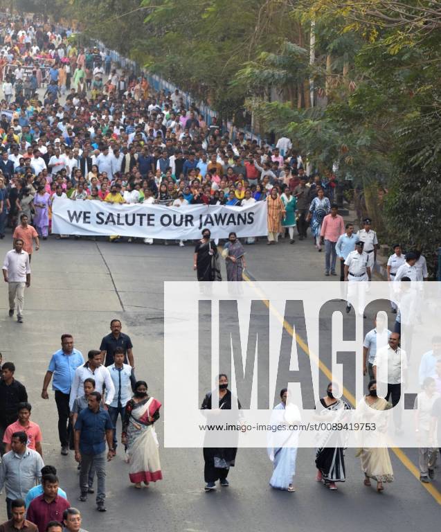 Mamata Banerjee leads candle march West Bengal Chief Minister and TMC ...