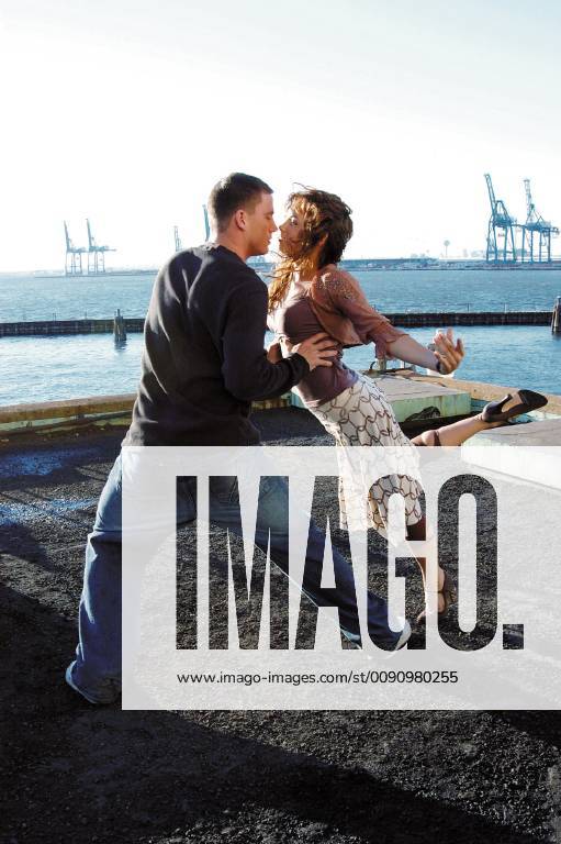 STEP UP USA 2006 Anne Fletcher The dancing couple: Tyler (CHANNING ...