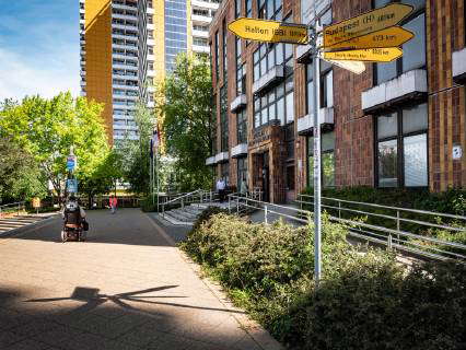 Berlin Marzahn Hellersdorf OT Springpfuhl Helene Weigel Platz, town ...