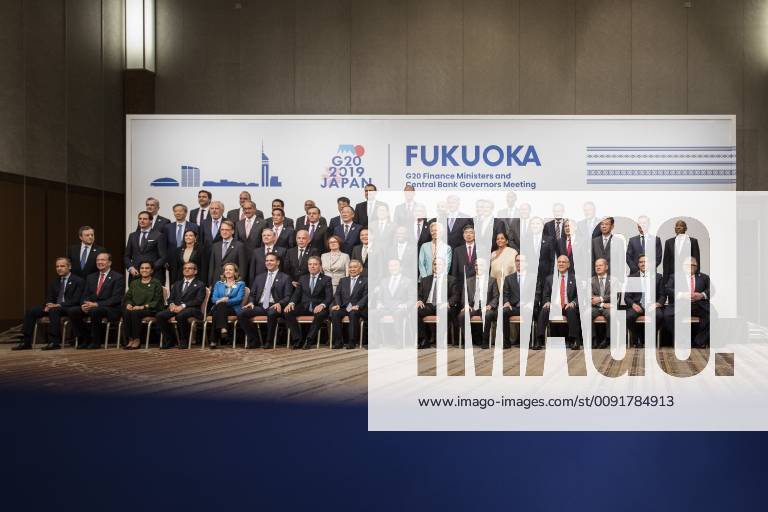 Family photo in Fukuoka, 09 06 2019 Scholz travels to Fukuoka for the ...