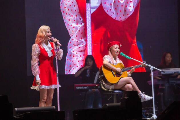 Ahn Ji-young and Woo Ji-yoon of South Korean duo Bolbbalgan4 perform ...